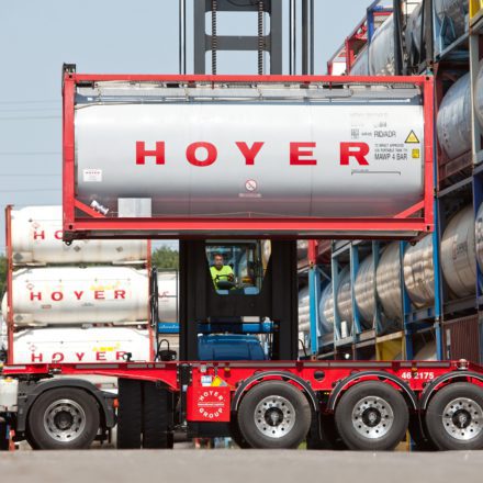 Smart tanks for Hoyer | Bulk Distributor