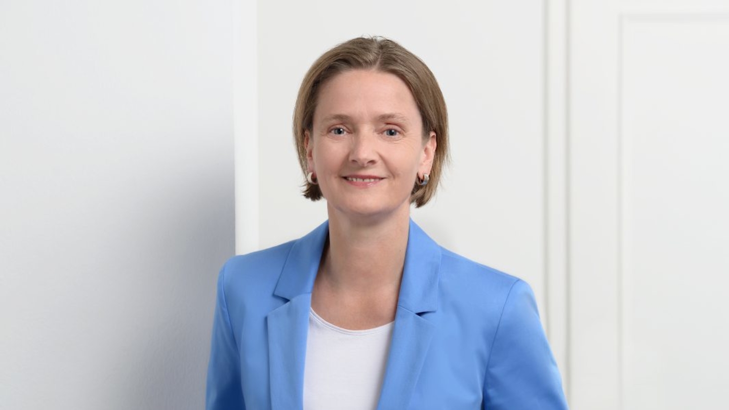 AAE commissions construction of new generation intermodal wagons | Bulk ...