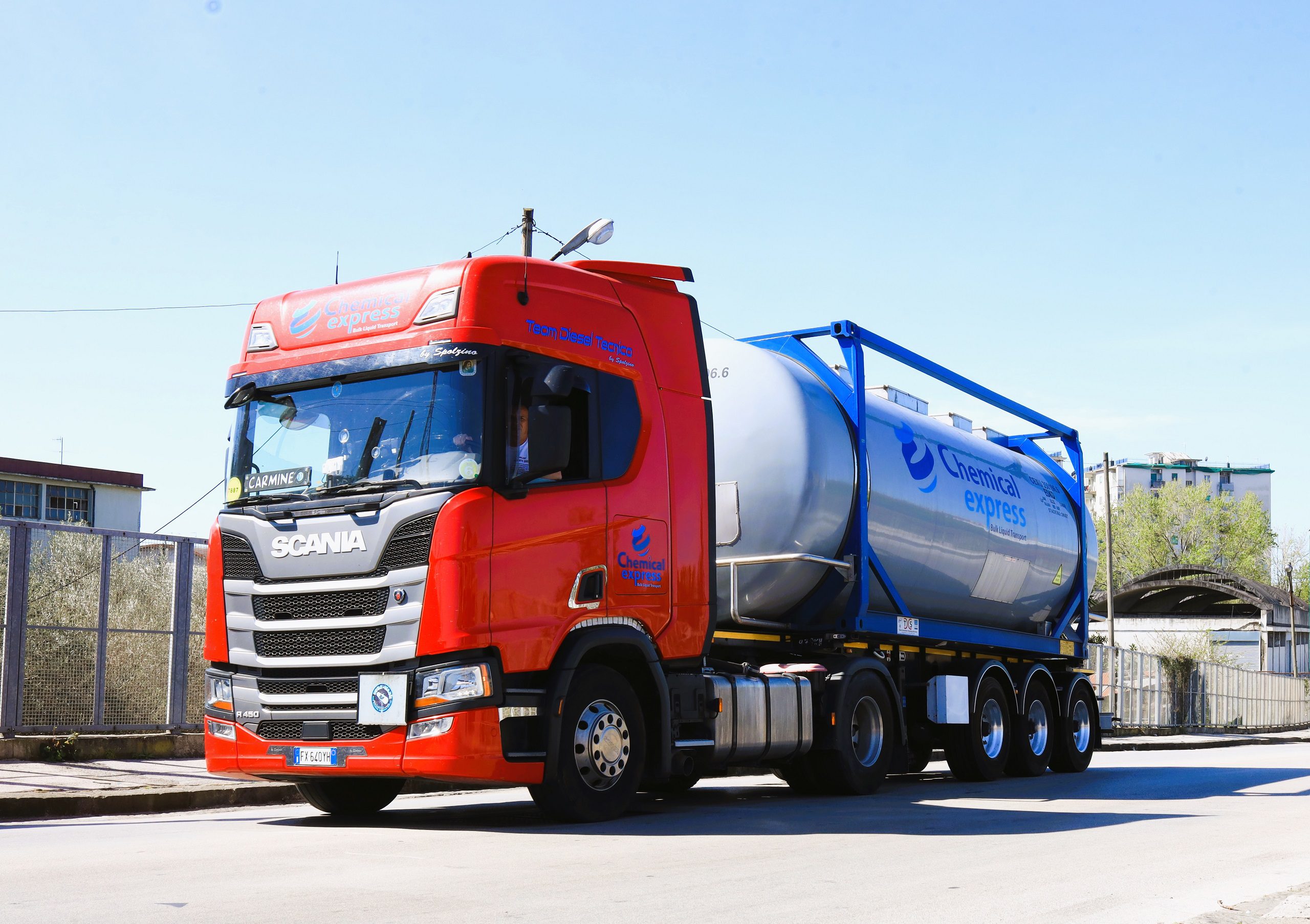 Brand new tanks for chemical express | Bulk Distributor