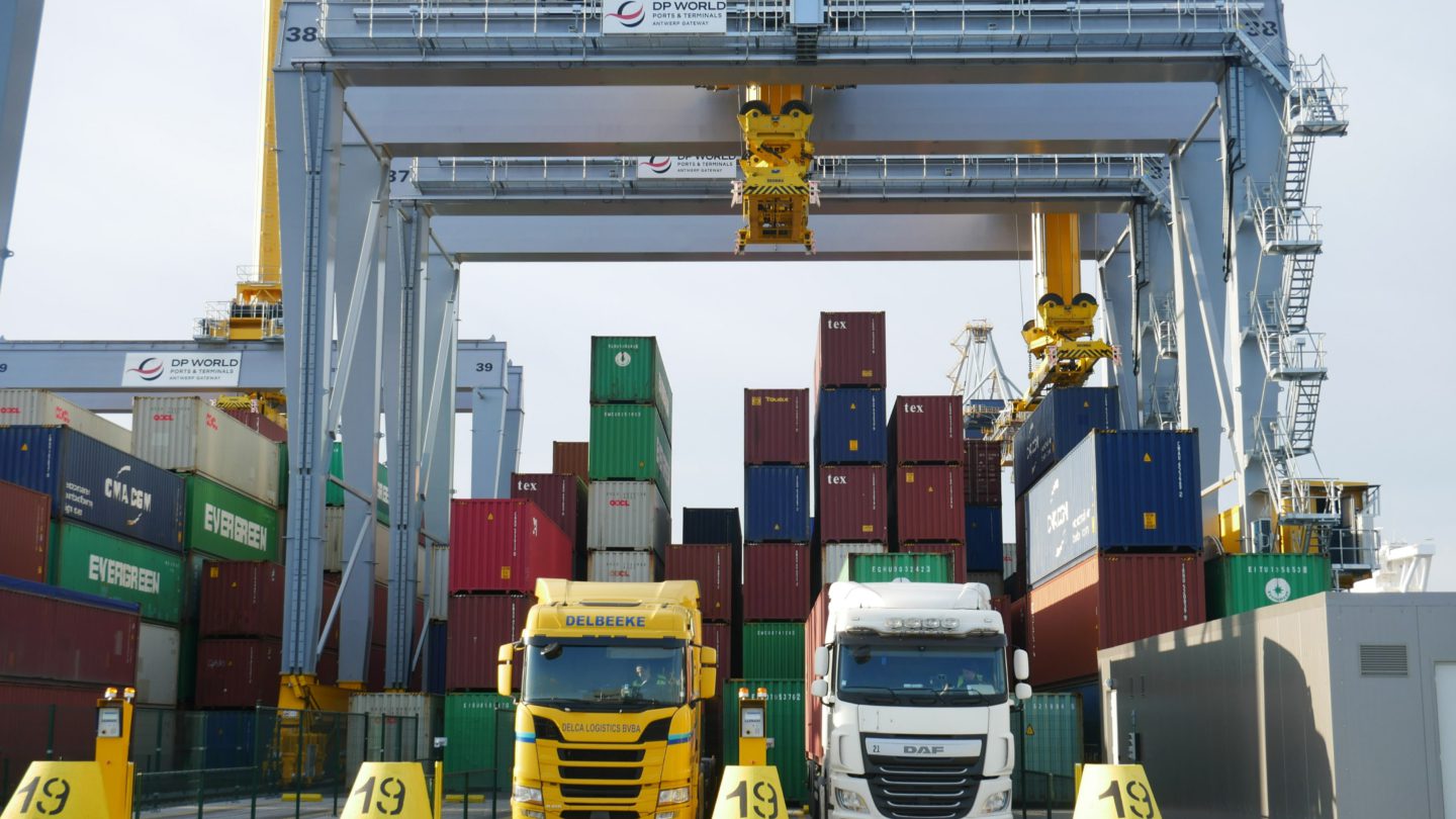 DP World Antwerp Gateway implements finger scanning for container ...