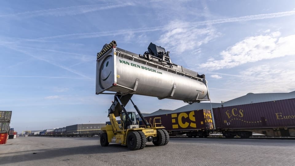 Tank Containers | Bulk Distributor