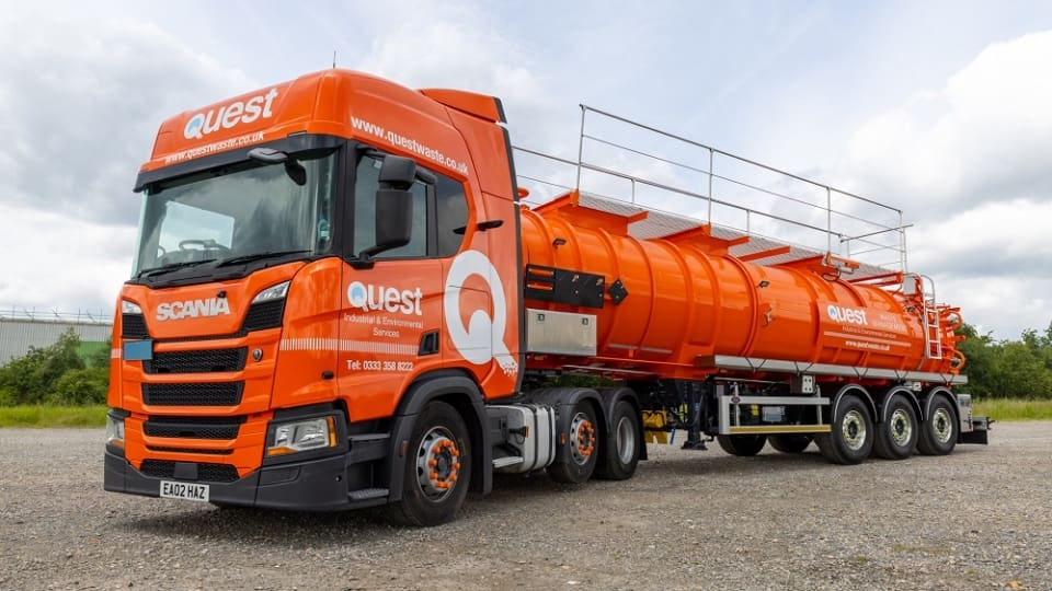 Quest Waste Management takes delivery of a NEW 30,000 Litre Articulated ...