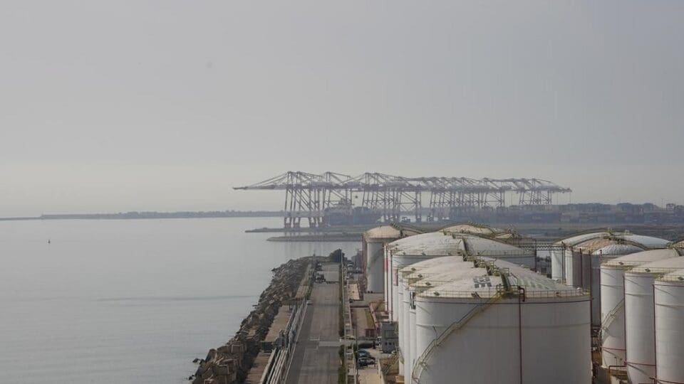 Barca explosion kills one – Bulk Distributor